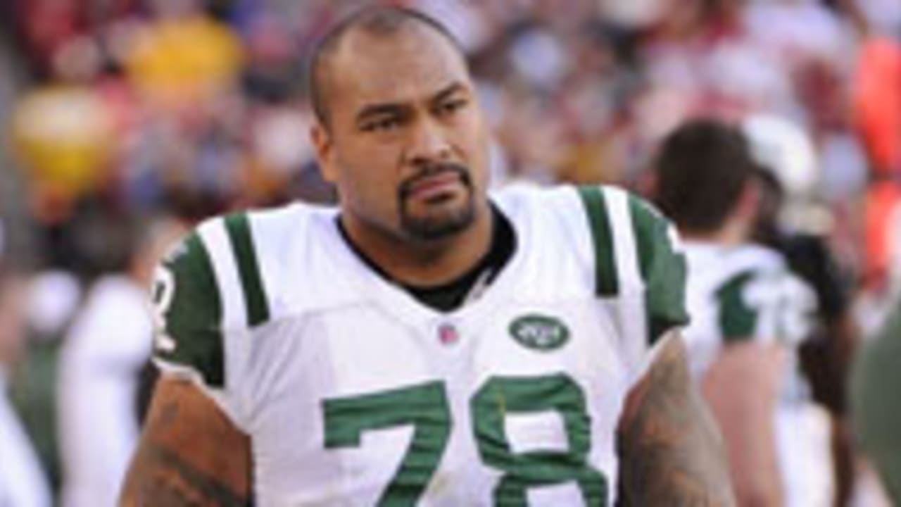 Wayne Hunter ponders his ugly night for New York Jets