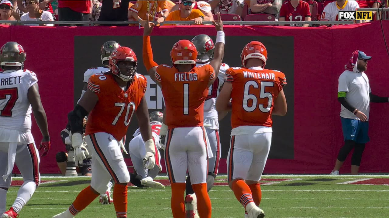 Chicago Bears quarterback Justin Fields finds open window with 20-yard ...