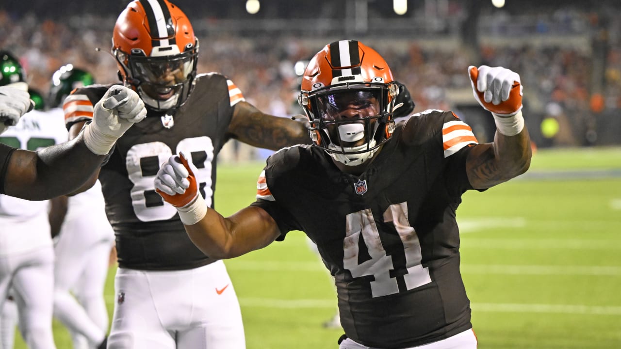 Cleveland Browns quarterback Kellen Mond floats 3-yard TD on play ...