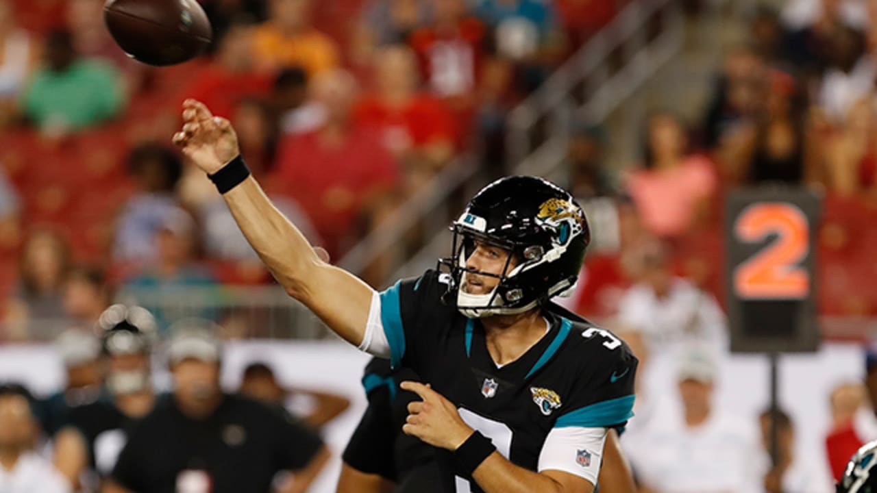 Tanner Lee connects with Montay Crockett deep for 44 yards