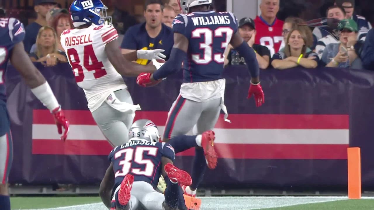 Alex Tanney lofts beautiful pass to Alonzo Russell for 35-yard TD