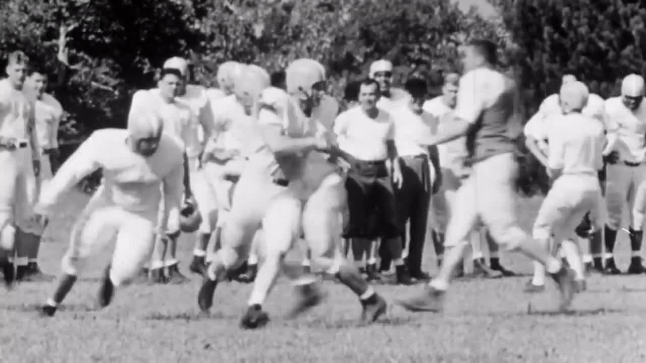 Bill Willis, Marion Motley integrate the Browns