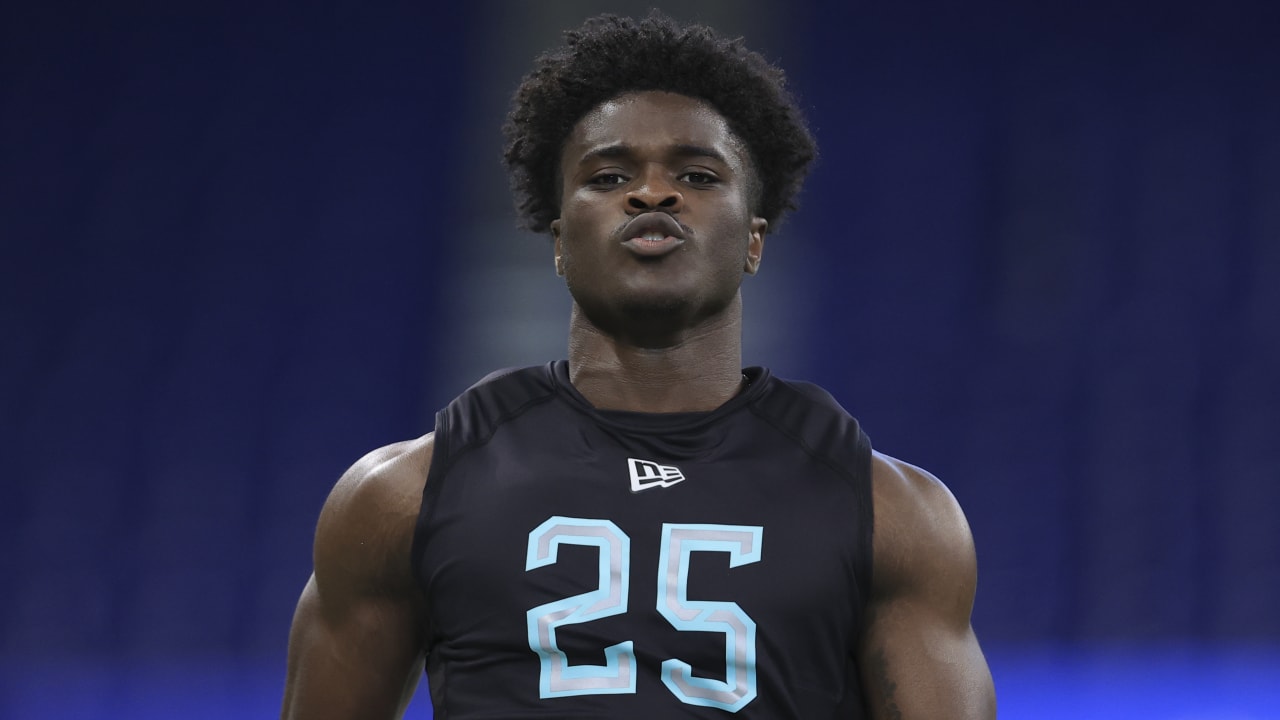 Defensive back Roger McCreary runs official 4.50-second 40-yard dash at ...