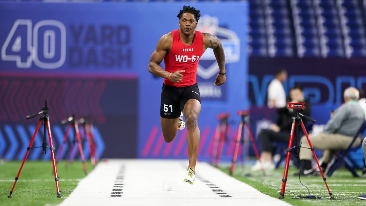 Wide receiver Dontayvion Wicks runs official 4.62-second 40-yard dash ...