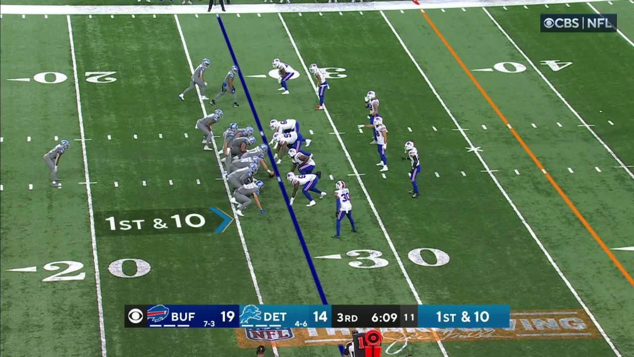 Detroit Lions quarterback Jared Goff throws a 25-yard dart up the ...