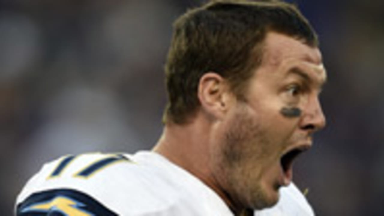 Top 10 Photos from Week 13 of the 2014 NFL Season