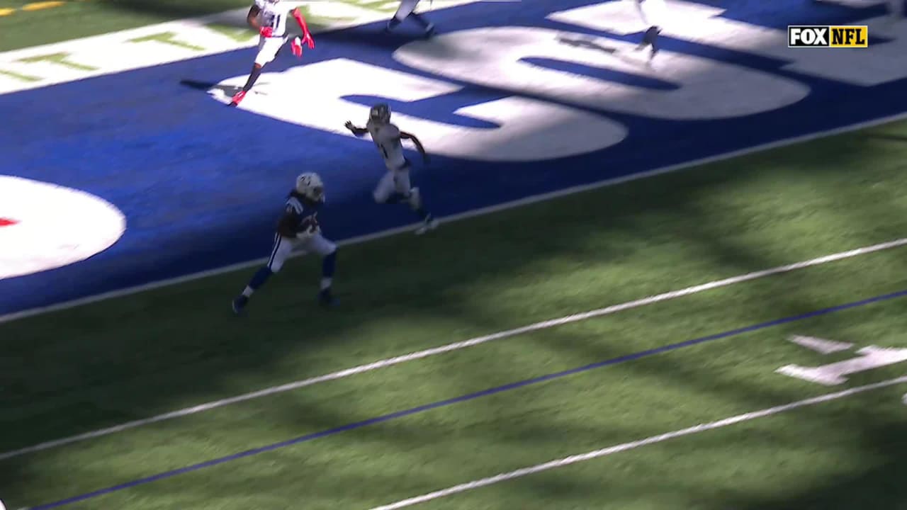 Indianapolis Colts tight end Mo Alie-Cox walks in his second TD of day