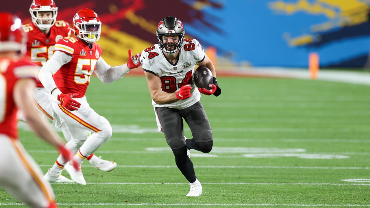 Tampa Bay Buccaneers tight end Cameron Brate breaks loose on TE screen ...