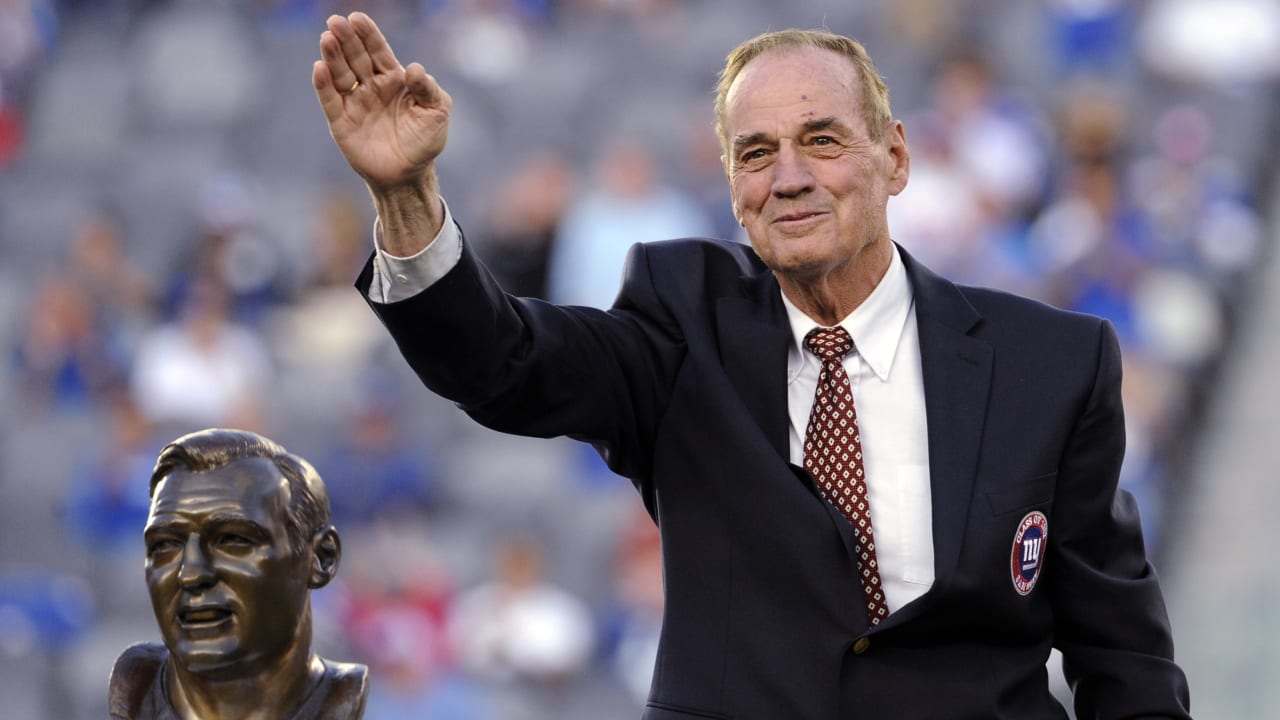 Pro Football Hall of Famer Sam Huff dies at age of 87