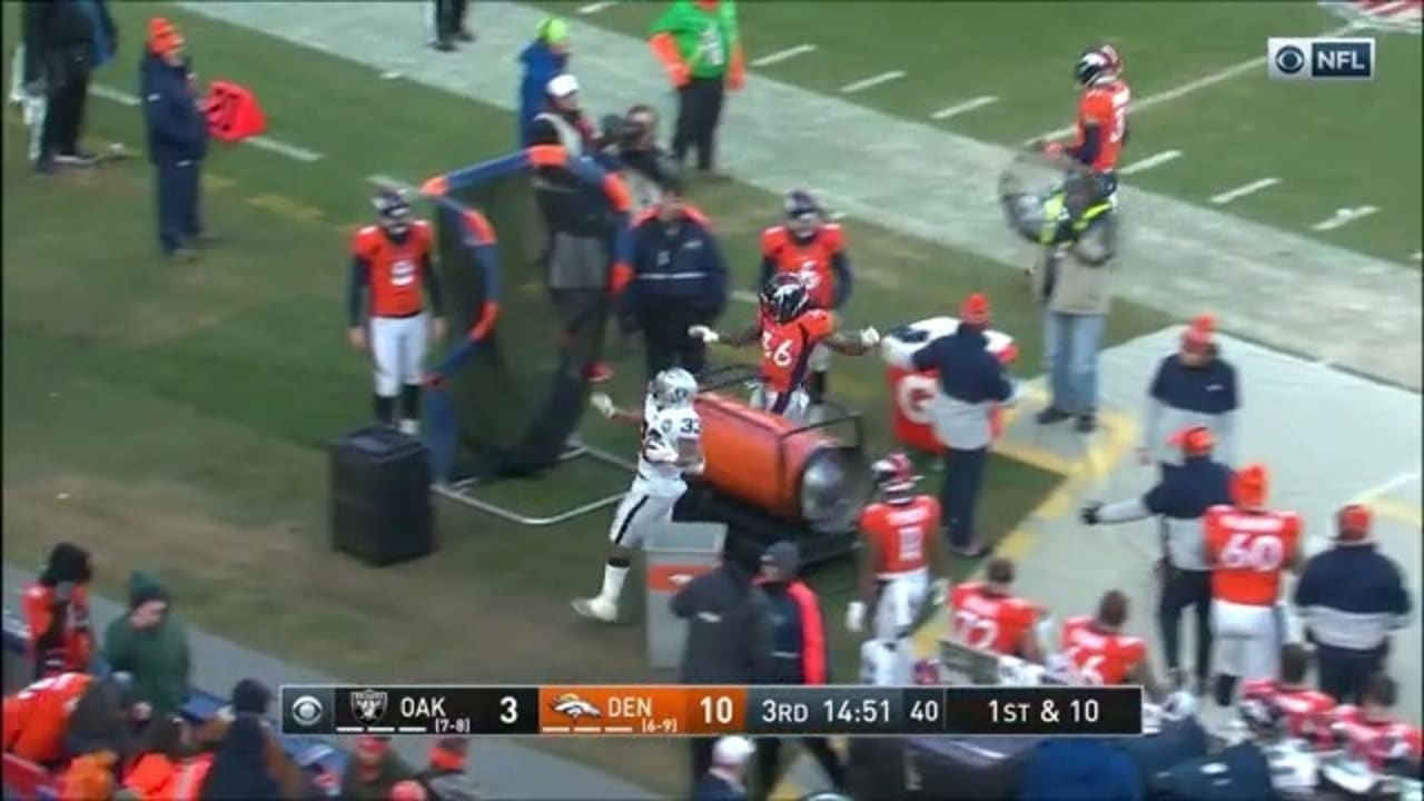 DeAndre Washington cuts back for 36-yard burst to start second half