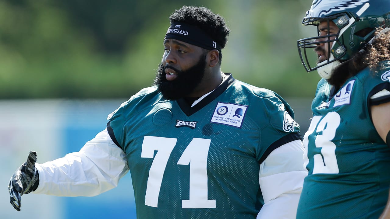 Eagles give Jason Peters pay raise as he moves from guard to tackle