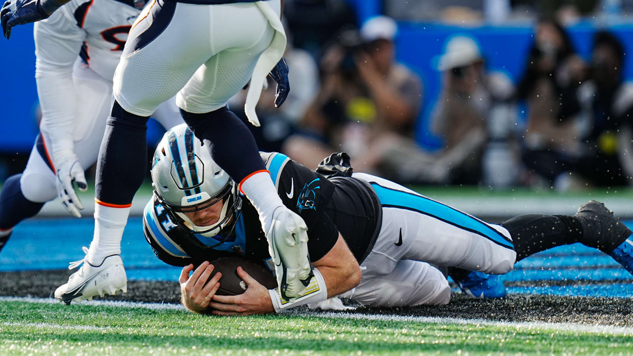 Carolina Panthers quarterback Sam Darnold barrel-rolls in for touchdown ...