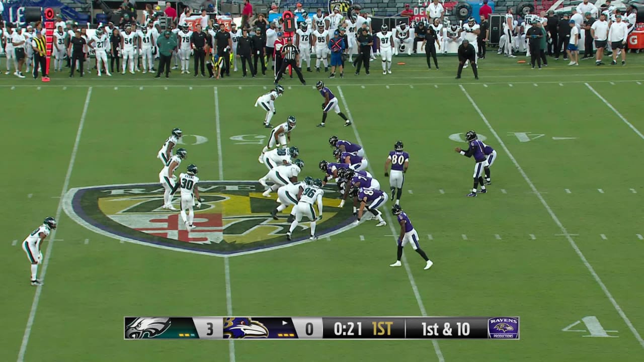 Baltimore Ravens running back Justice Hill bounces out of scrum for 37 ...