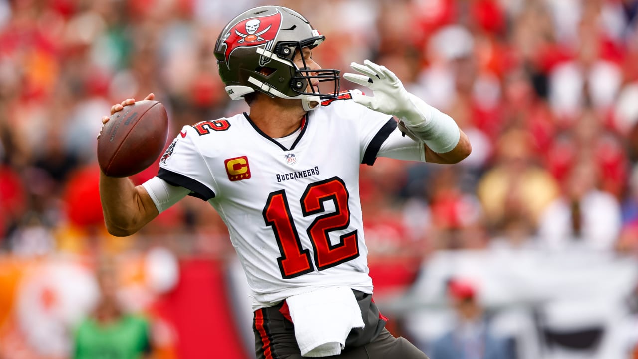 Buccaneers clinch NFC South title after comeback win over Panthers