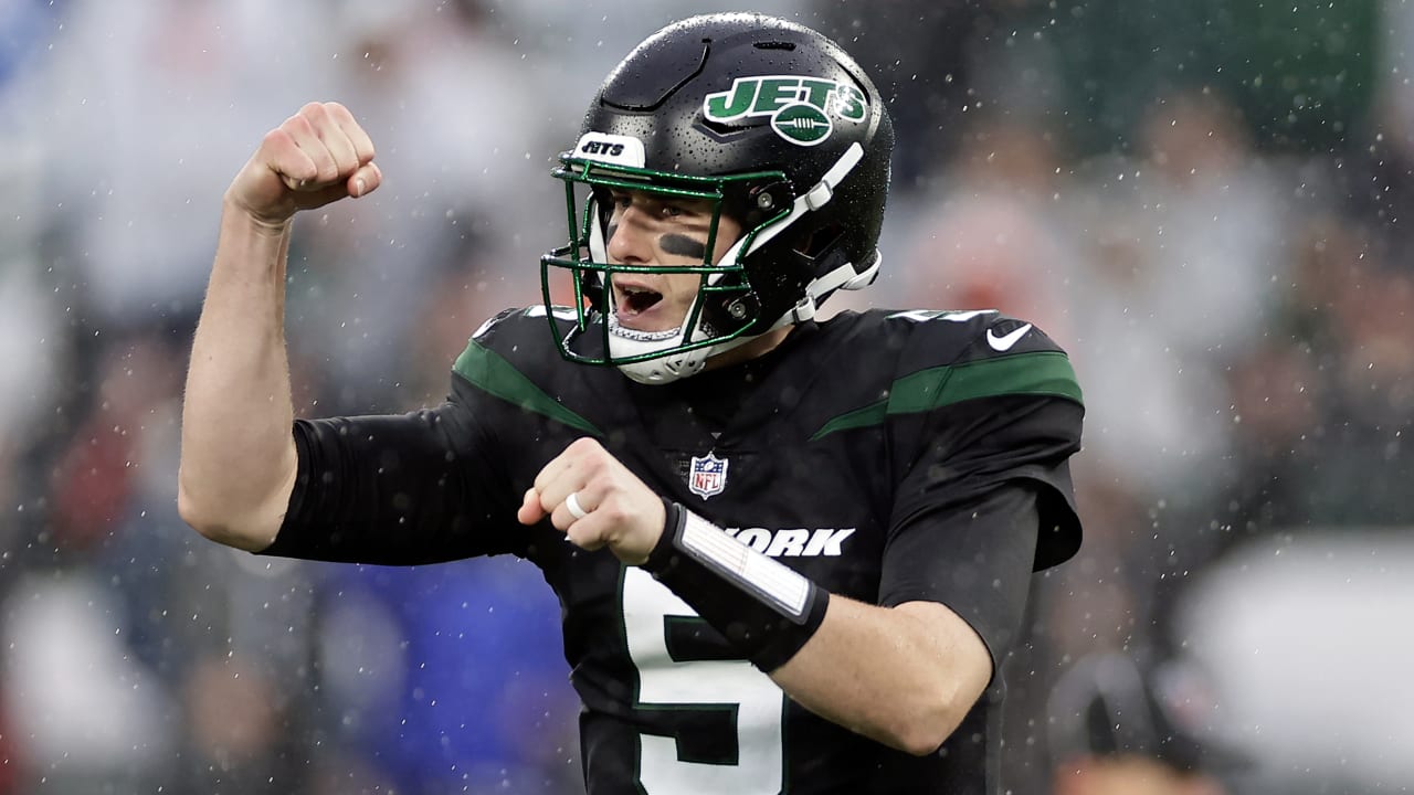 Jets QB Mike White (ribs) cleared by doctors, to start Sunday vs. Seahawks