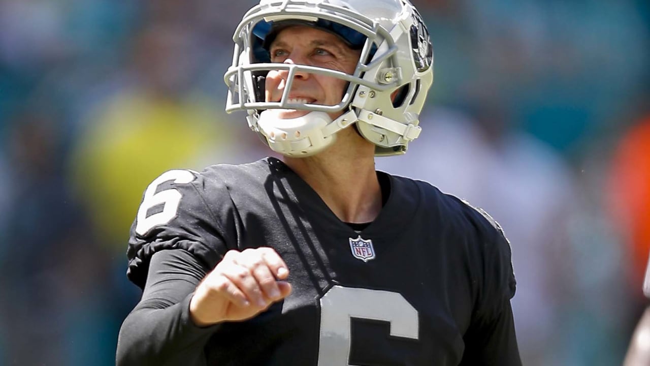 Patriots sign veteran kicker Mike Nugent