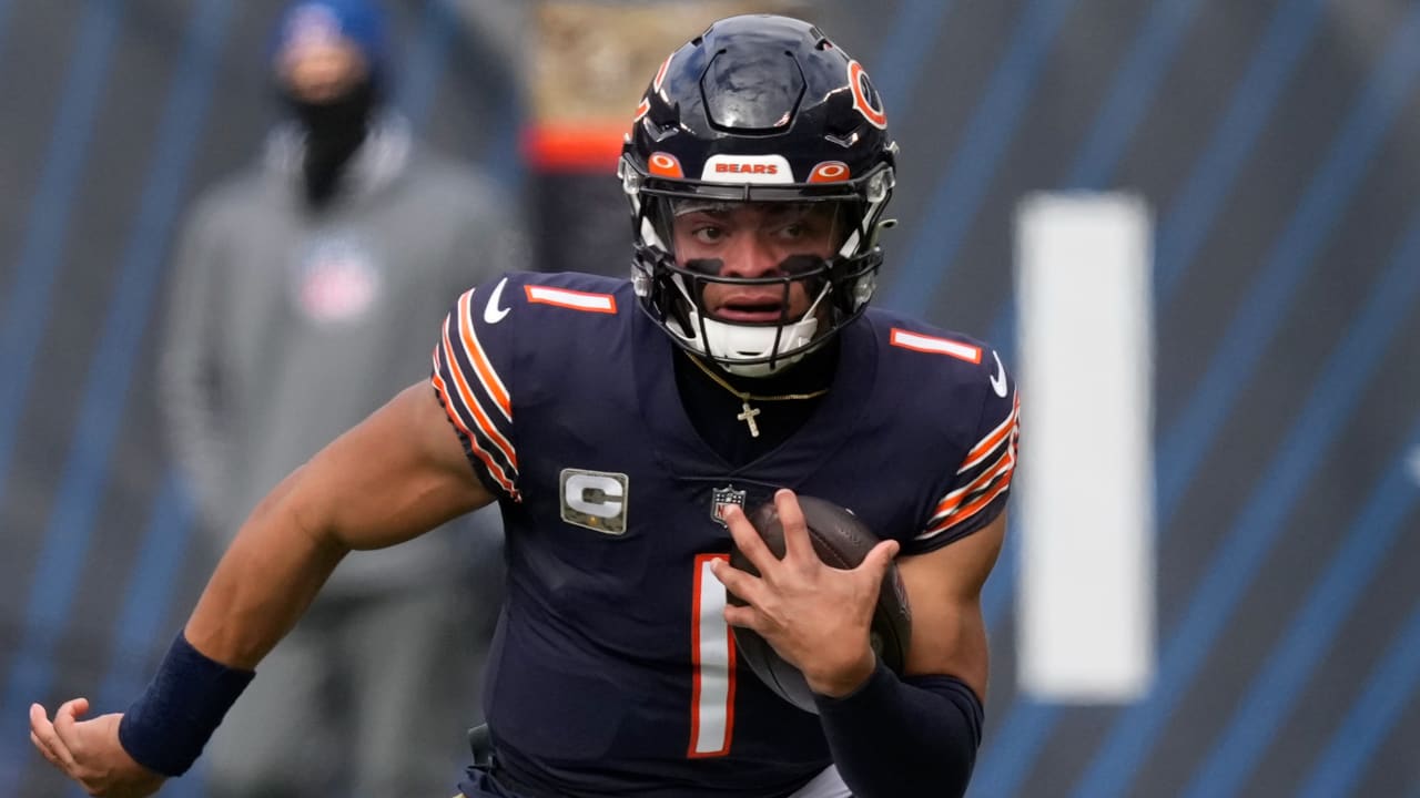 Can't-Miss Play: Chicago Bears quarterback Justin Fields cannot be ...