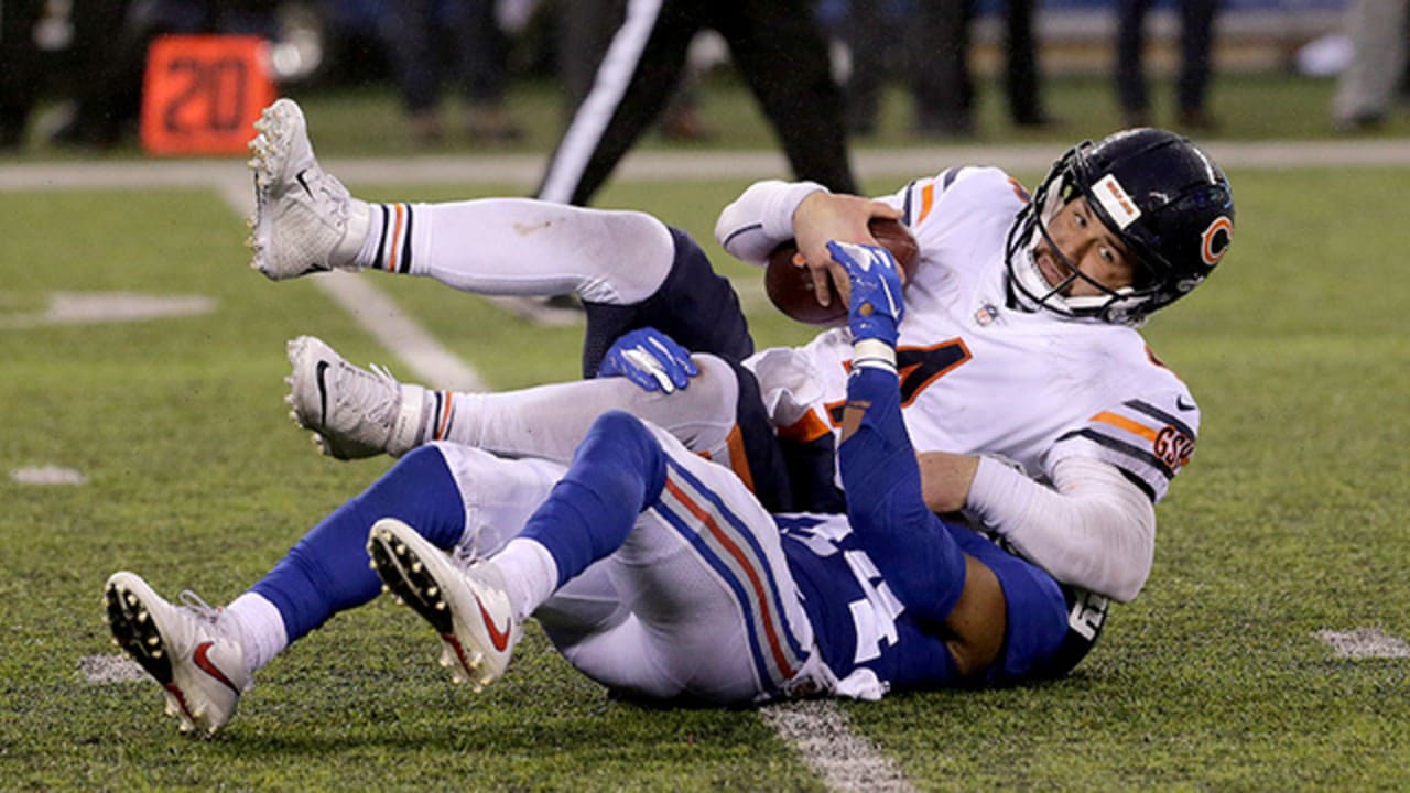 Grant Haley capitalizes on botched snap to sack Daniel