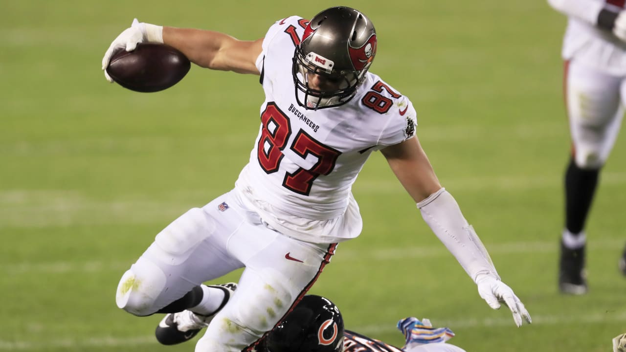 Tampa Bay Buccaneers tight end Rob Gronkowski turns TE screen into ...