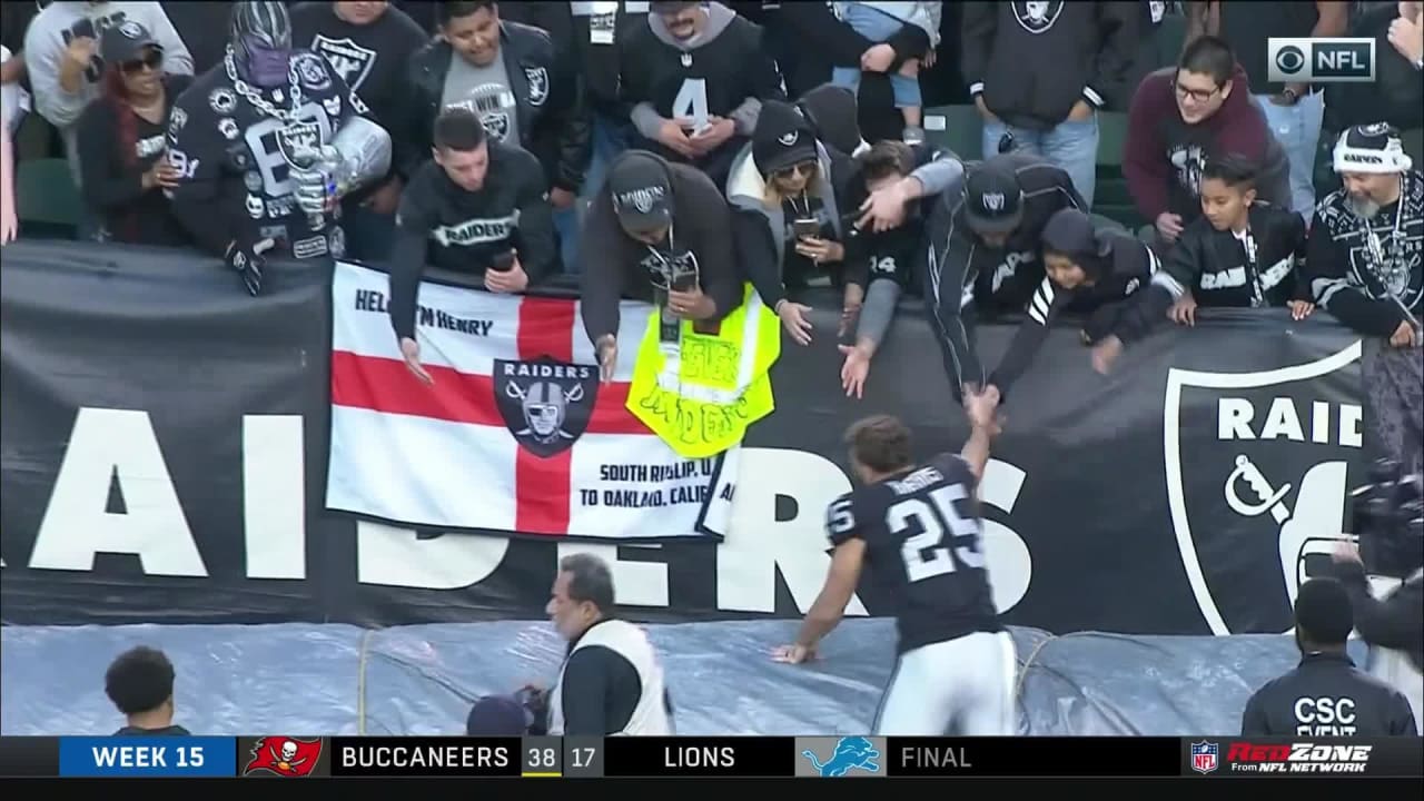 Oakland Raiders players thank fans after last game played in Oakland