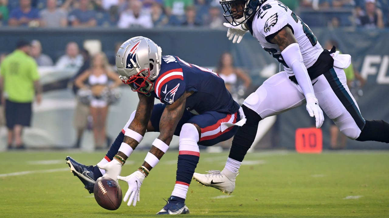 'Oh my': Philadelphia Eagles' errant snap, turnover draws reaction from ...