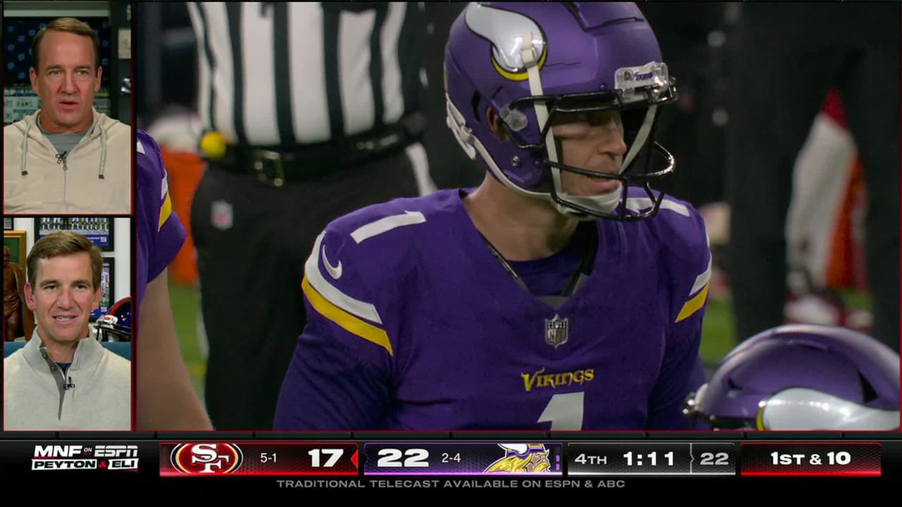 Peyton and Eli Manning react to Minnesota Vikings' missed field goal ...