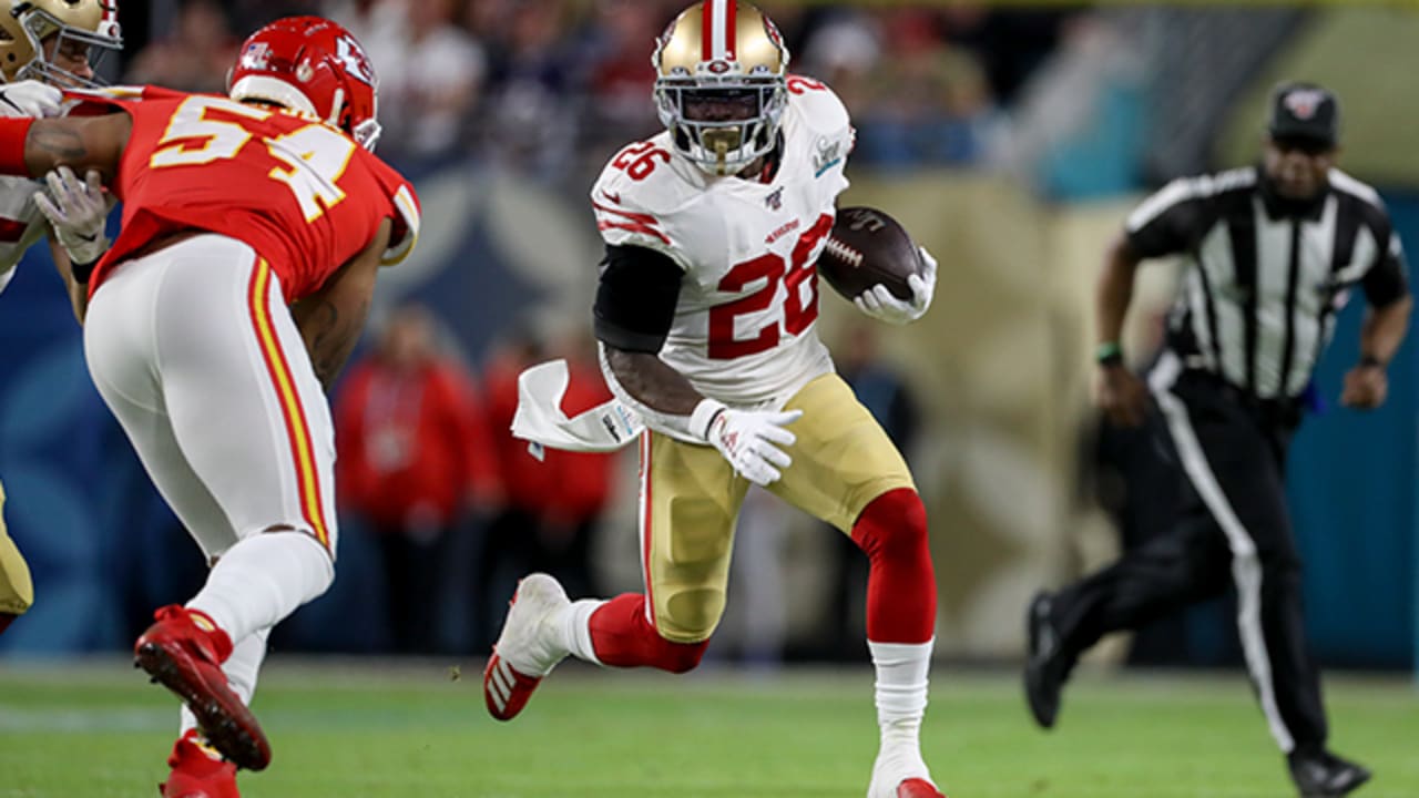 Tevin Coleman slices through Chiefs' D for quick 17-yard gain