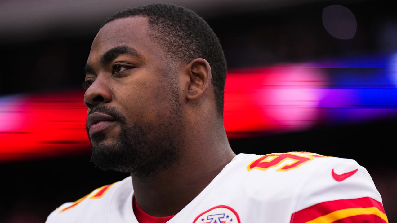 DL Chris Jones glad to re-join Chiefs, plans to play in Kansas City for ...