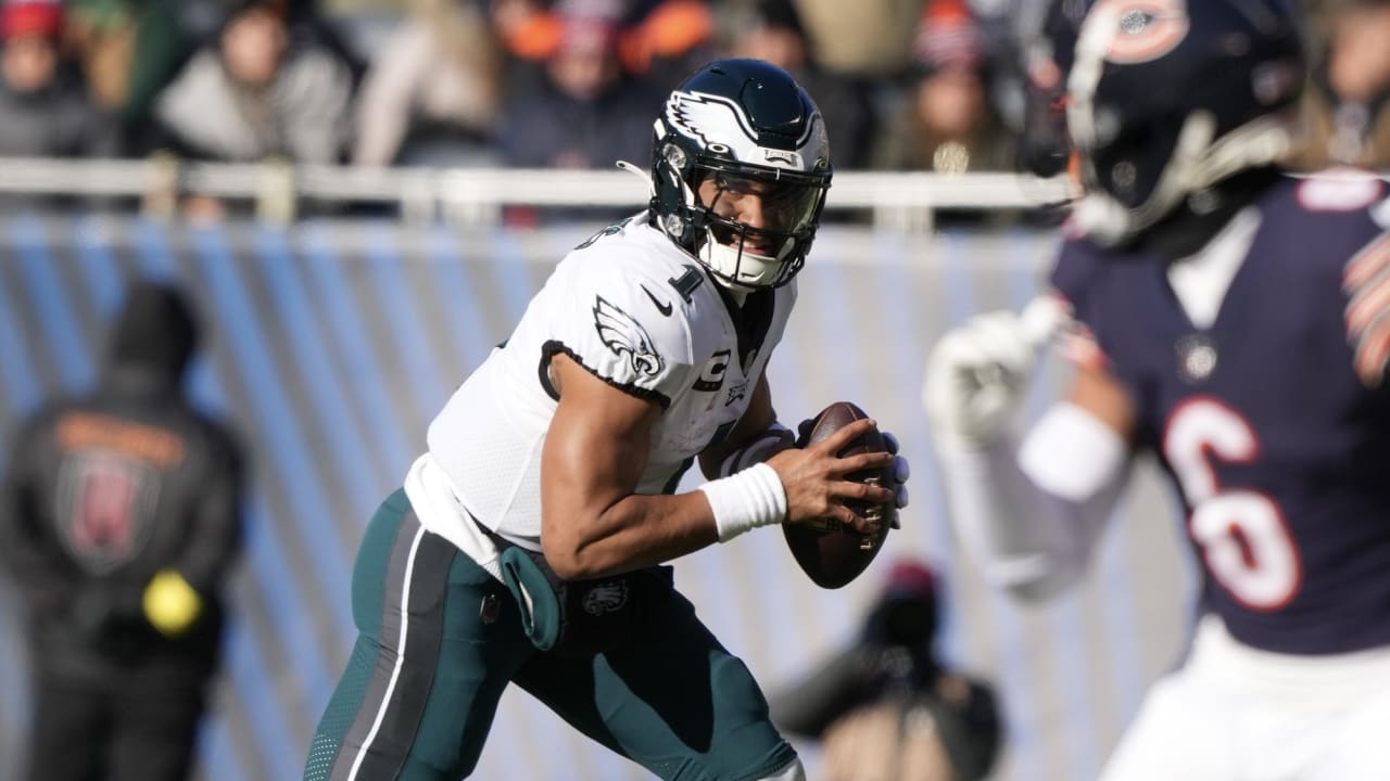 Can't-Miss Play: Philadelphia Eagles quarterback Jalen Hurts contorts ...