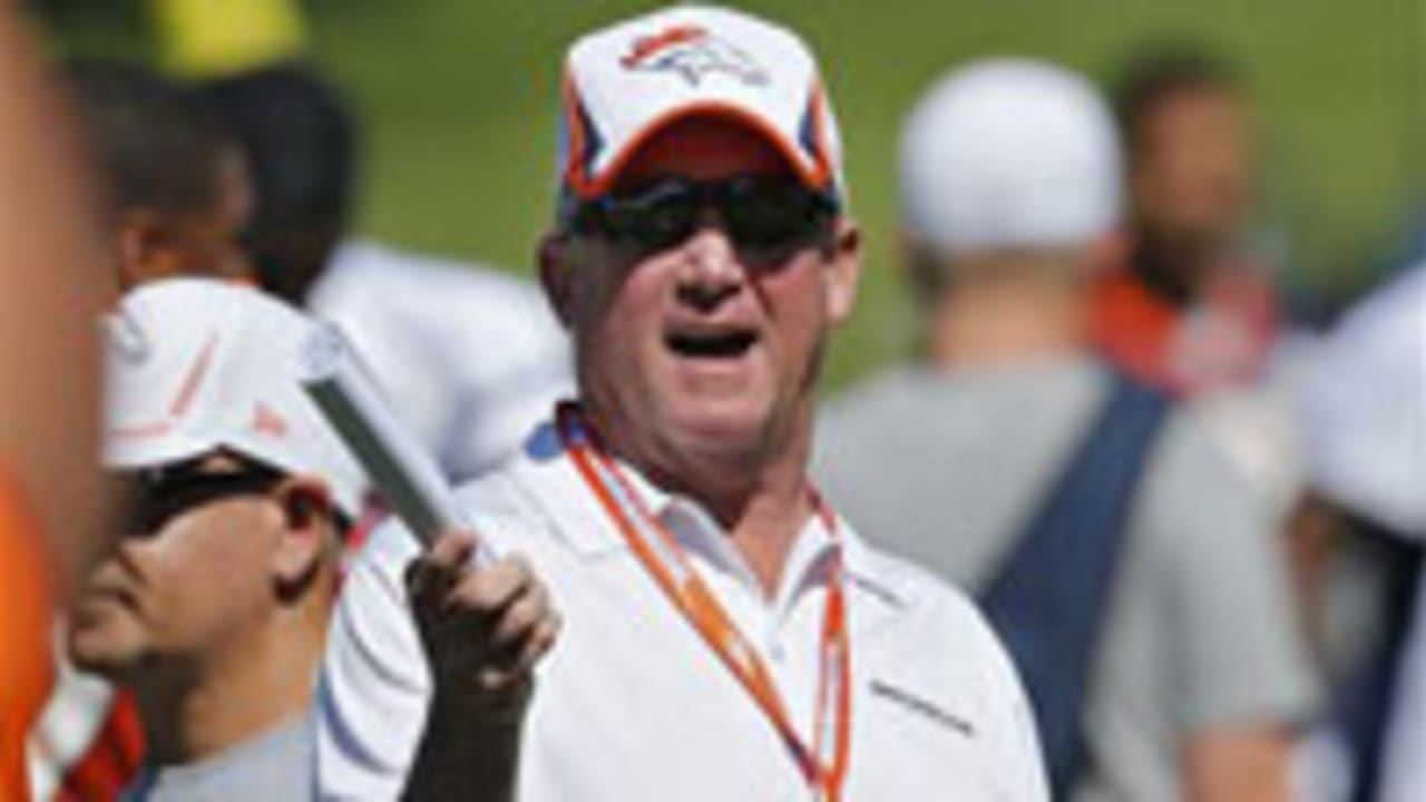John Fox to miss several weeks after heart procedure