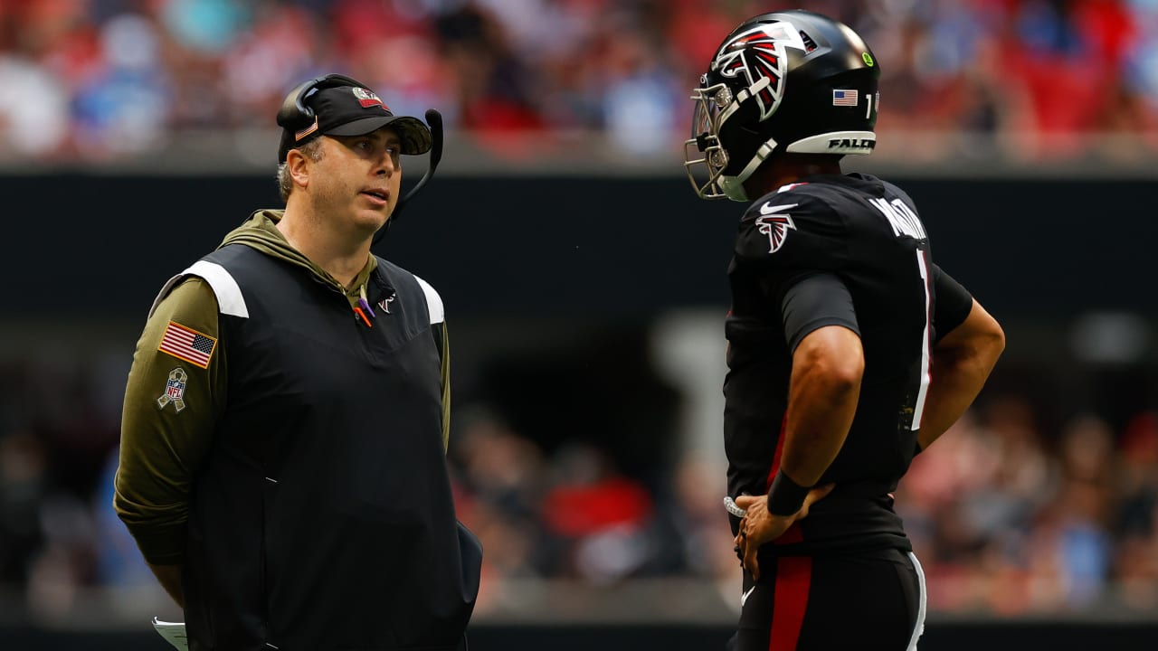 Falcons coach Arthur Smith plans to stick with Marcus Mariota at ...