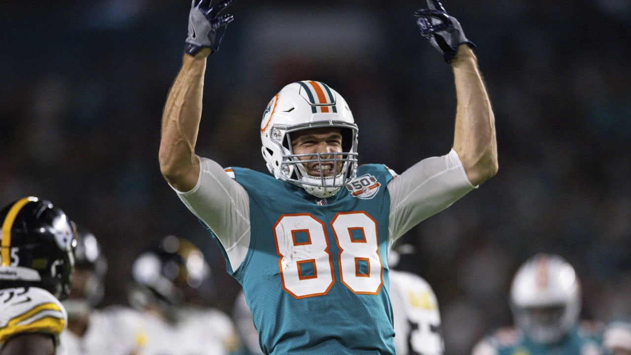 PFF's Mike Renner: '22 Miami Dolphins akin to 'prime Miami Heat' with ...