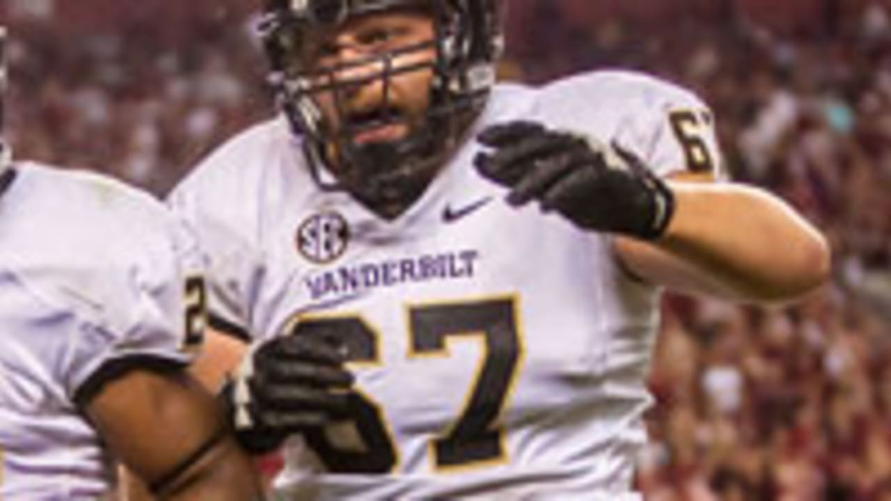 Vanderbilt's Wesley Johnson draws first college holding call