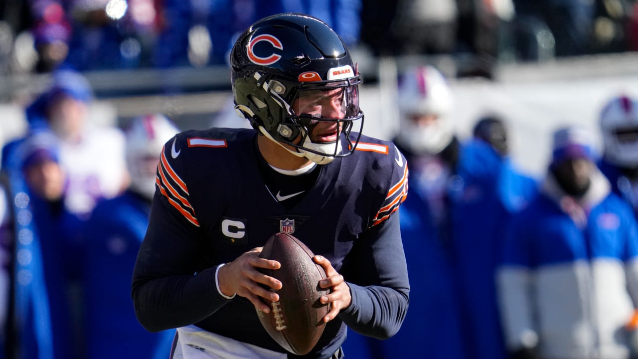 Can't-Miss Play: Chicago Bears quarterback Justin Fields flashes arm ...