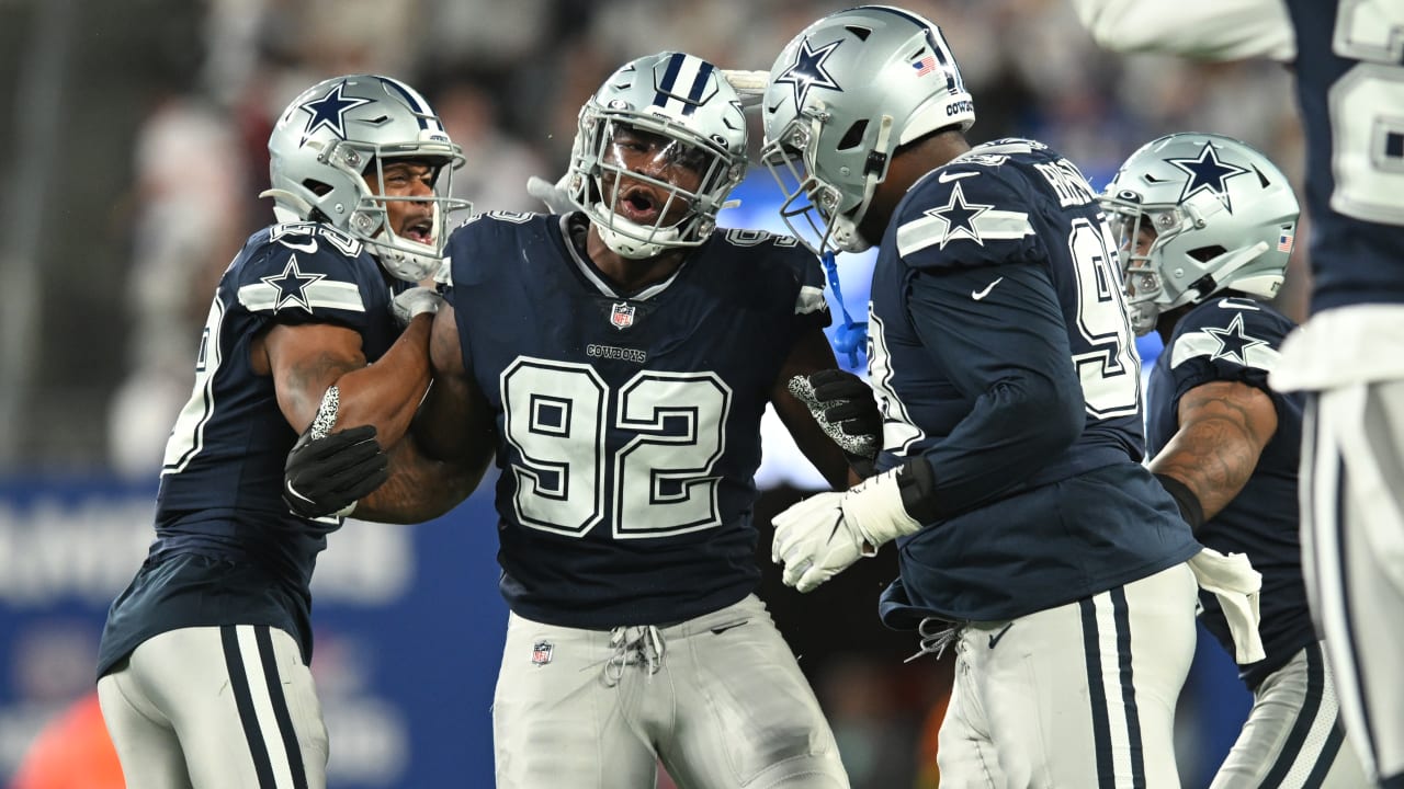 Dallas Cowboys defensive lineman Dorance Armstrong breaks free for ...
