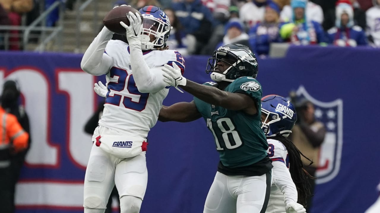 New York Giants defensive back Xavier McKinney plays center field on INT