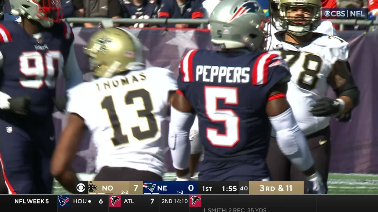 New Orleans Saints quarterback Derek Carr delivers 26-yard pass to wide ...