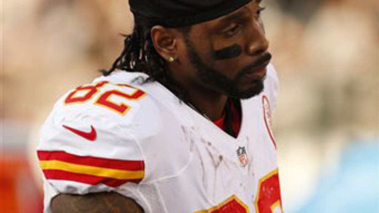 Andy Reid: Dwayne Bowe's 'finger is shot'