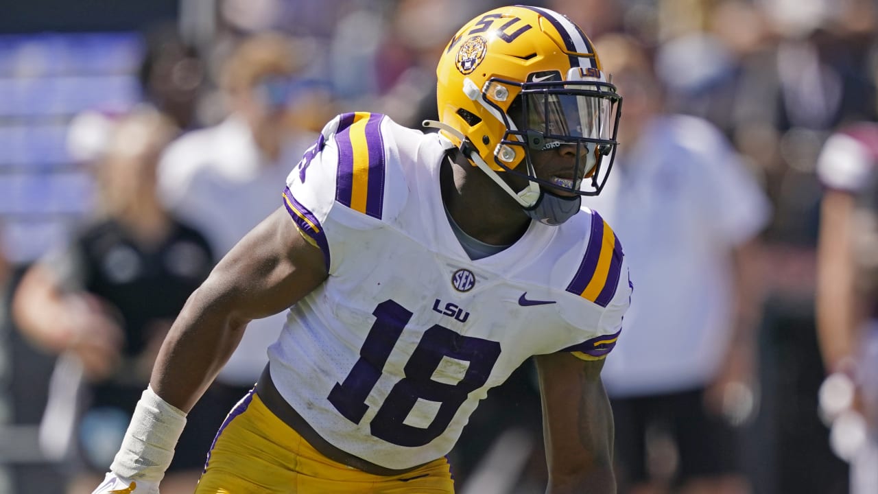 Dallas Cowboys select linebacker Damone Clark in Round 5 of 2022 NFL ...