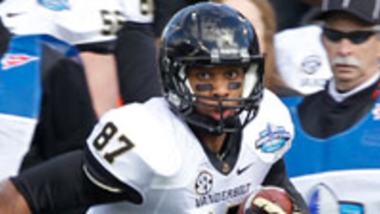 Vanderbilt's Jordan Matthews studies up on corners