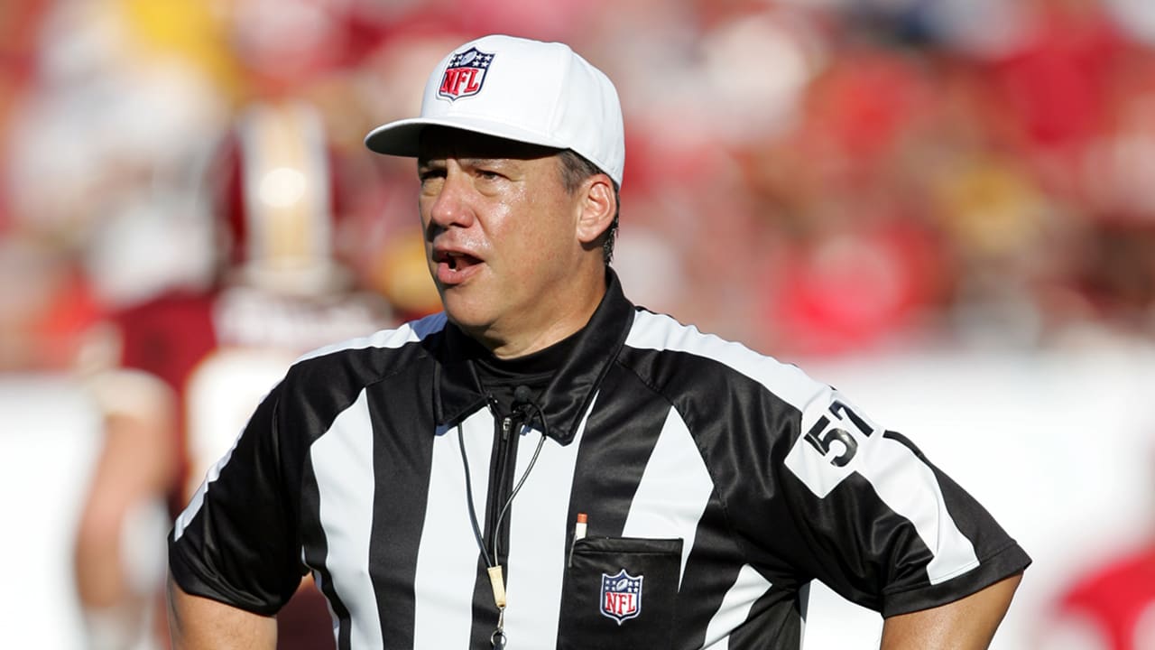 Alberto Riveron, head of NFL officiating, to return in '18