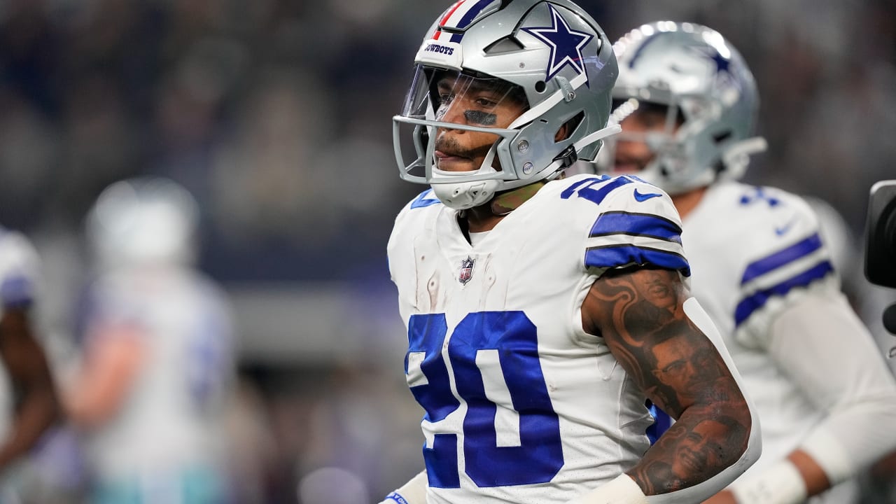 Dallas Cowboys running back Tony Pollard weaves 30 yards through the ...