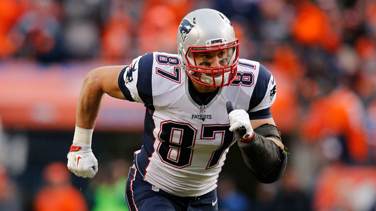 Gronk captures Essence of Gronk in Instagram debut