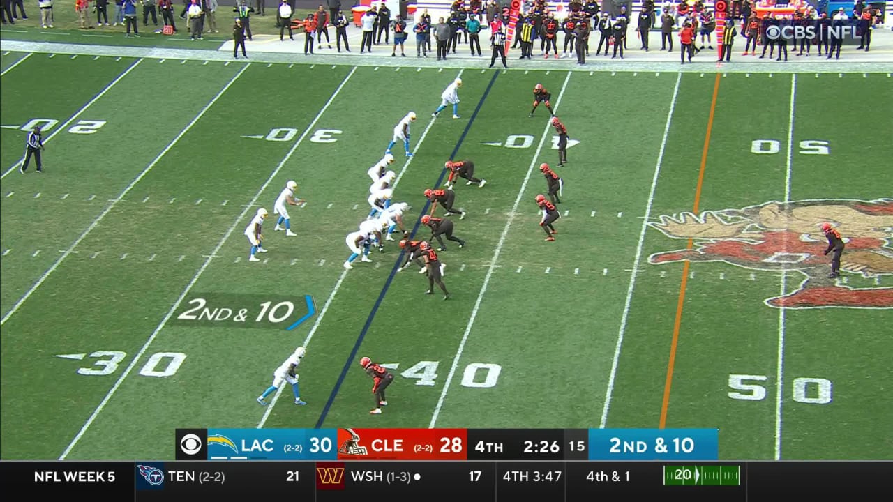 Los Angeles Chargers wide receiver Mike Williams makes unusual leaping ...