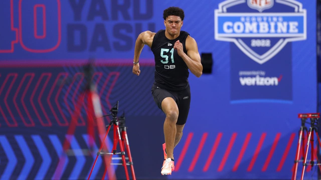 Defensive back Kyle Hamilton runs official 4.59-second 40-yard dash at ...