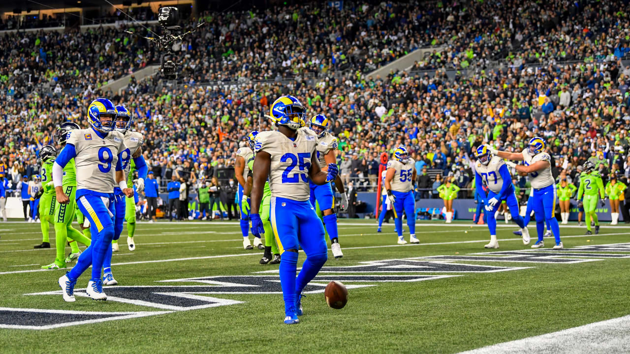 Los Angeles Rams running back Sony Michel cuts back for untouched, walk ...