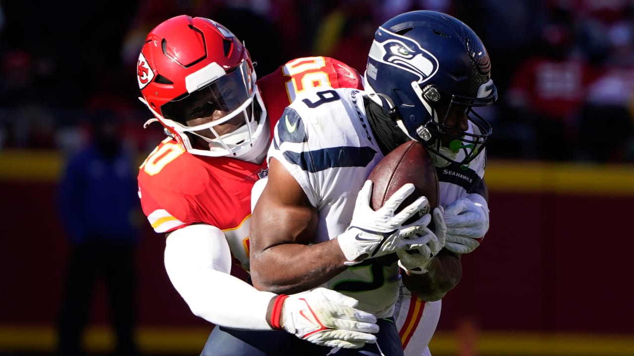 Best Seatte Seahawks running back Kenneth Walker runs from 107-yard ...