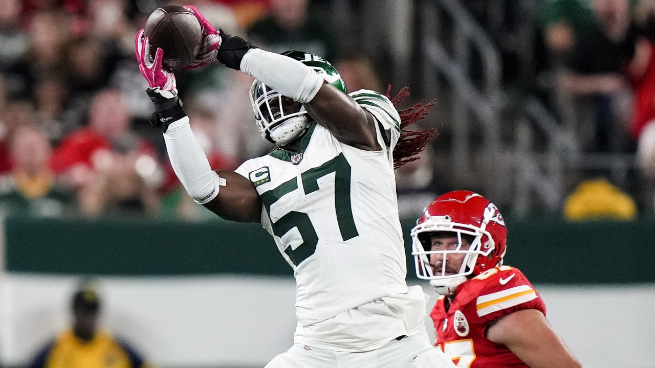 New York Jets linebacker C.J. Mosley snags Jets' second interception of ...