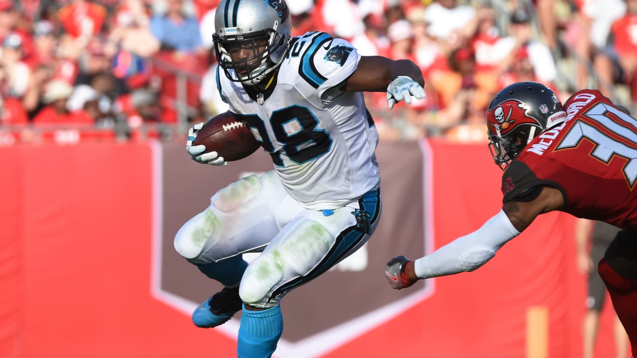 Jonathan Stewart signs Panthers contract extension