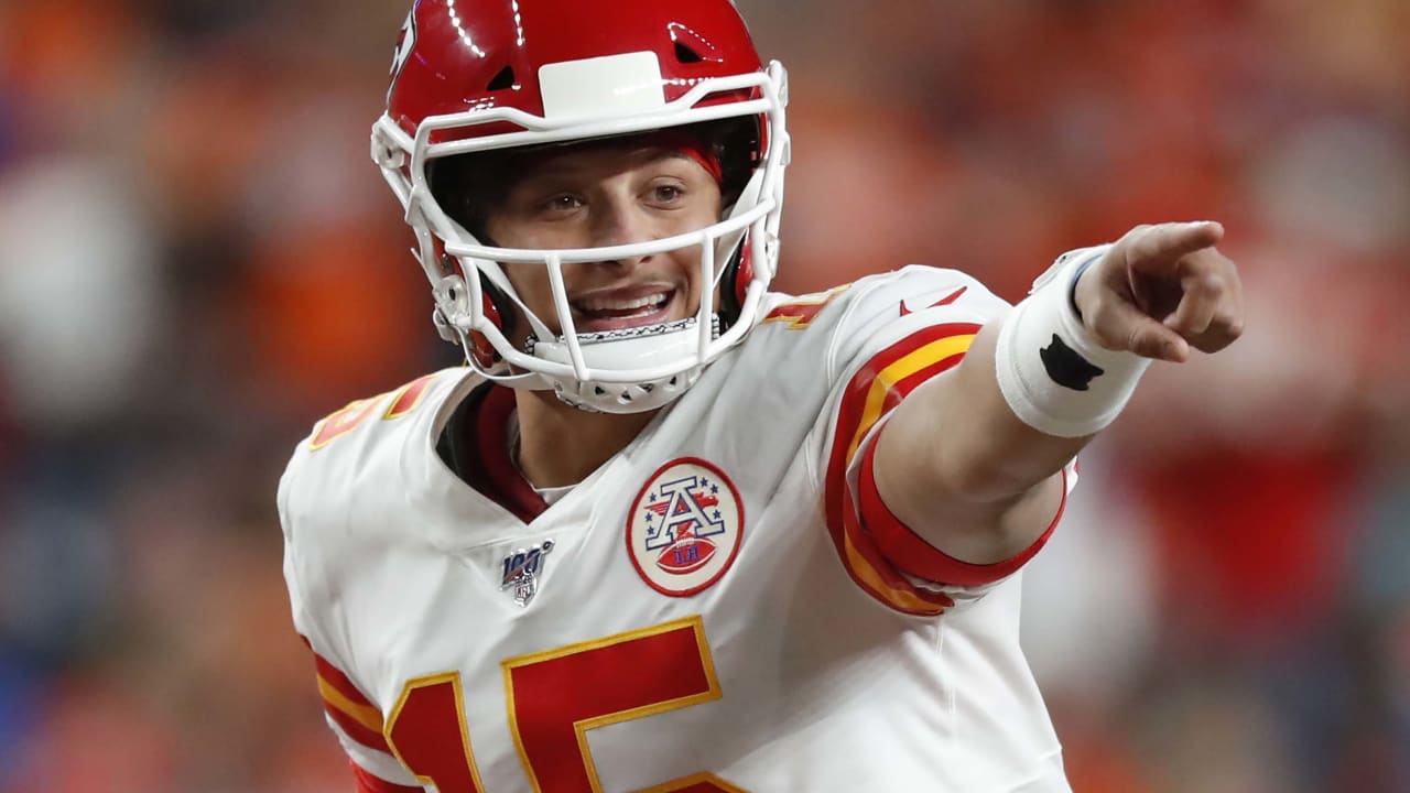 Patrick Mahomes (knee) to start Sunday vs. Titans